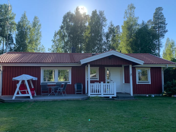 Trevligt Och Rymligt Fritidshus Nära Golf Och Bad - Smedjebacken