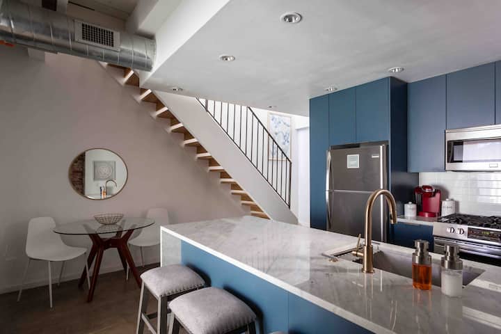 Boutique Bi-level Penthouse Loft - Washington Sq West - Philadelphia, PA