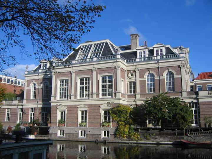 Canal Villa Apartment + Roofgarden - Ámsterdam