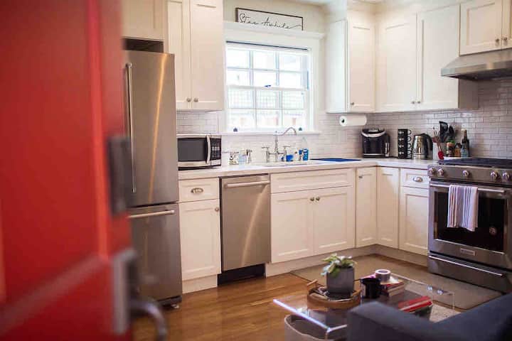 Delightful 1bed/1bath Cocoon In South Berkeley! - Berkeley, CA