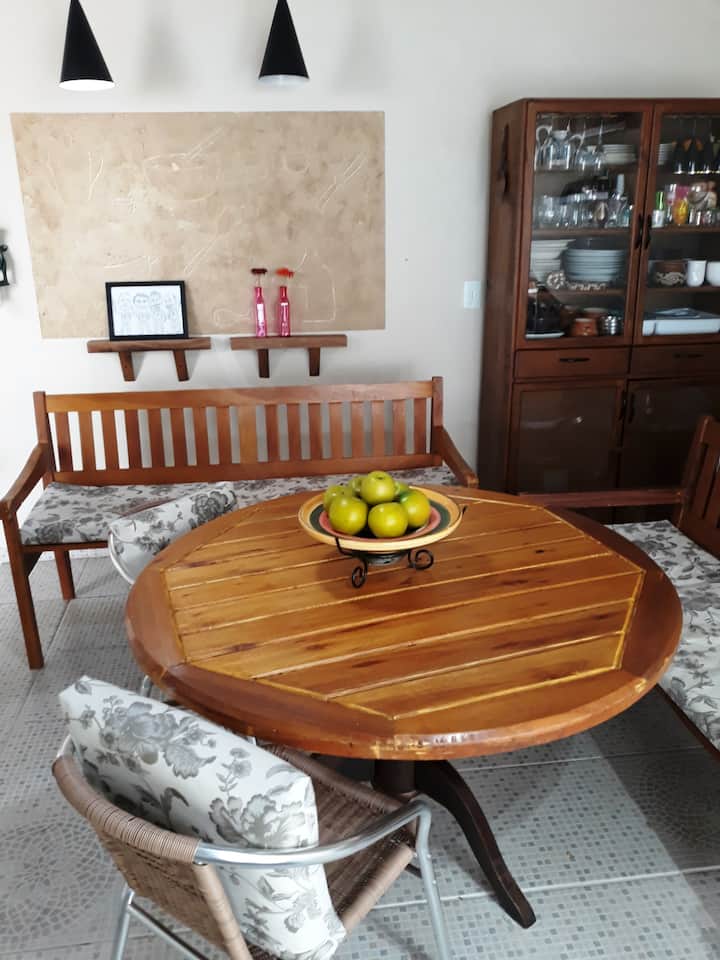 Quarto De Casal Confortável Em Casa De Família - Palhoça