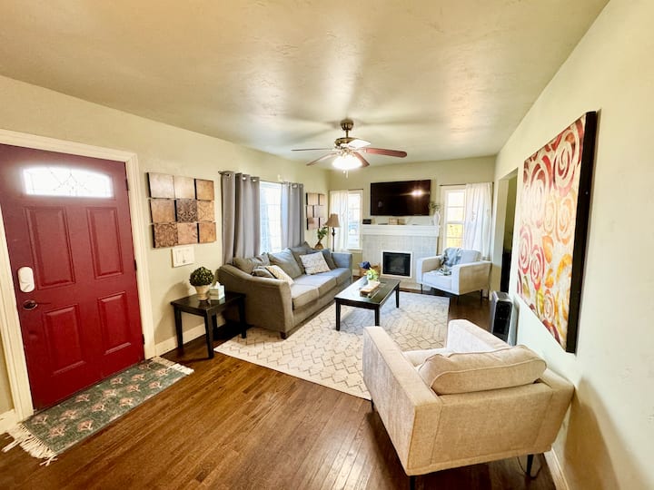 Ivy Cottage Getaway - Oklahoma City