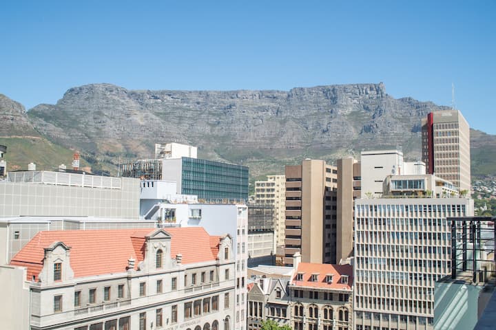 Explore Cape Town City From Central Pad With Views - Camps Bay