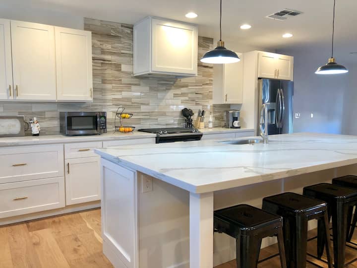 Close To Everything! Home W/pool, Family Friendly - Phoenix