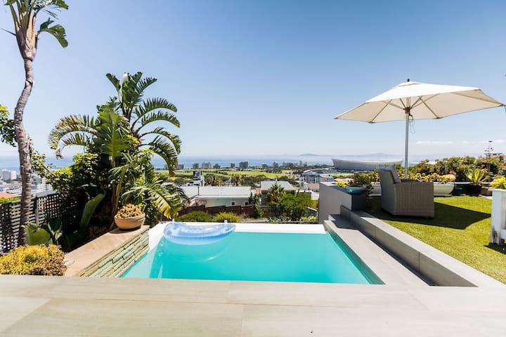 Tranquil Green Point Studio With World Class Views - Kaapstad