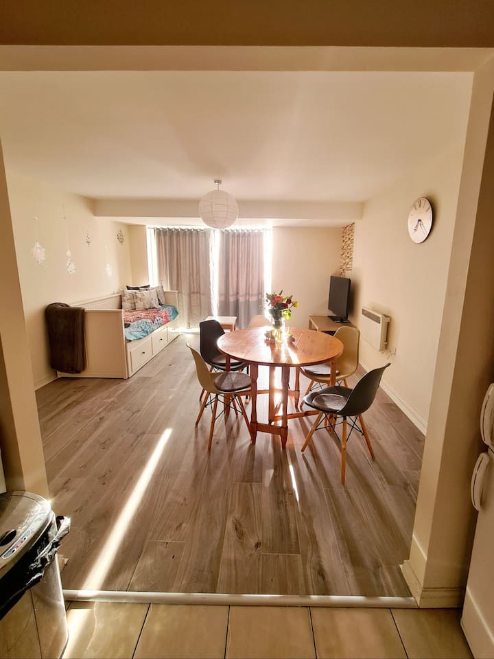 Home Away From Home - Hounslow