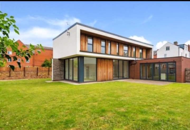Ensuite Room With Double Bed & Breakfast For 2 - Formby