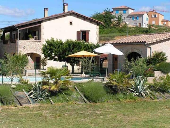Gîte Avec Piscine à Aubenas Côté Campagne - Aubenas