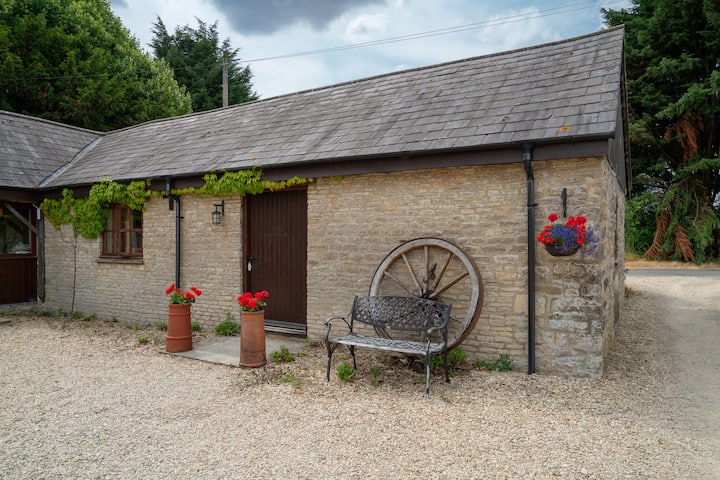 The Stables Cottage. Beautiful Countryside Views - Warwickshire