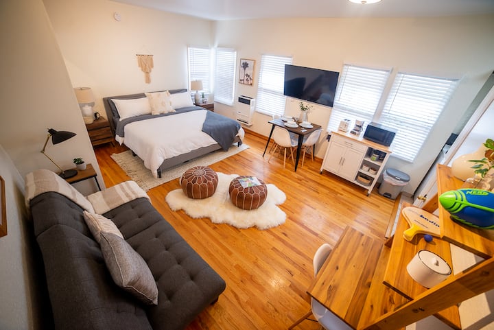 Cozy Venice Beachpad (Next To Sand) B4 - Santa Monica, CA