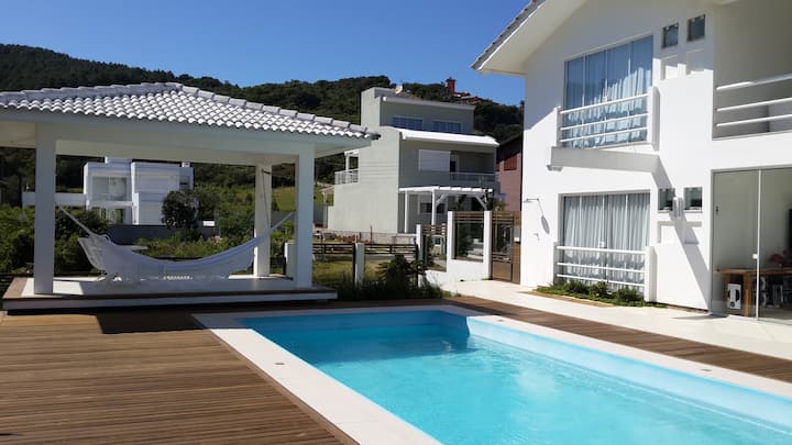 Casa Família - 4 Suítes + Piscina - Garopaba