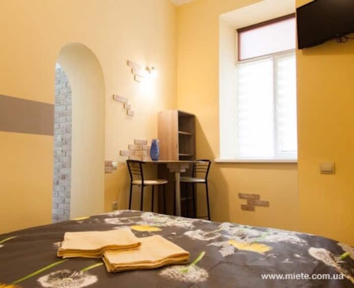 Смарт квартира з балконом на Пекарській 26. - Lviv