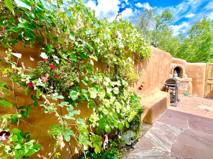 One-story Casita/ Walk To Plaza. A/c .Pet Freindly - Santa Fe, NM