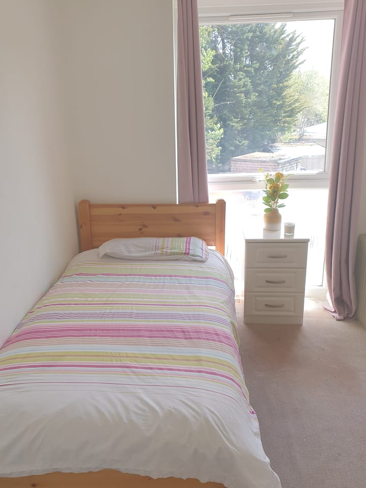 Cosy Single Room In Flat Share (*Female Only*) - London