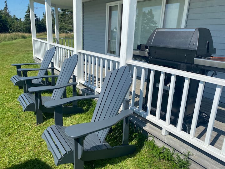 Seaside Escape Oceanfront Cottage Near Beaches - Nova Scotia