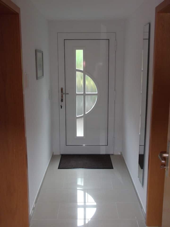 Modern Eingerichtete Wohnung Mit Eigenem Eingang - Kelsterbach