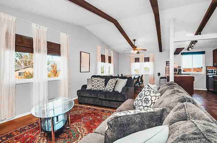 5br Home Mtn Views 4 King Beds - Colorado Springs