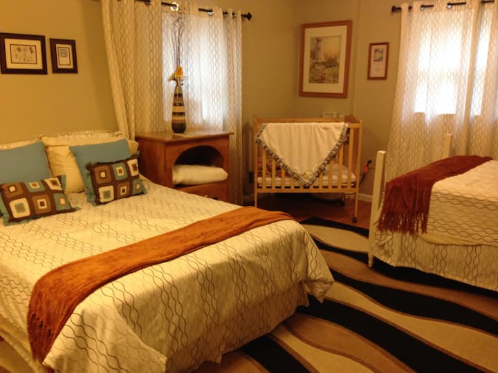 Spacious Room Rental - Pasadena, MD