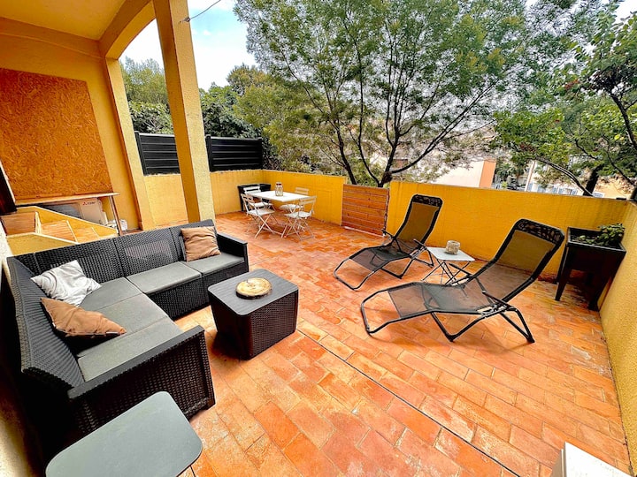 Grand Appartement Avec Extérieur Et Place Privée - Carqueiranne