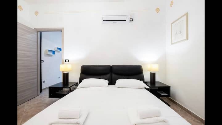 San Giovanni Flat Near To Colosseo - Rome