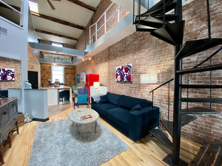 Unique, Luxury, 2 Level 1 Bd Next To Civic Center - Six Flags Great Escape, Queensbury