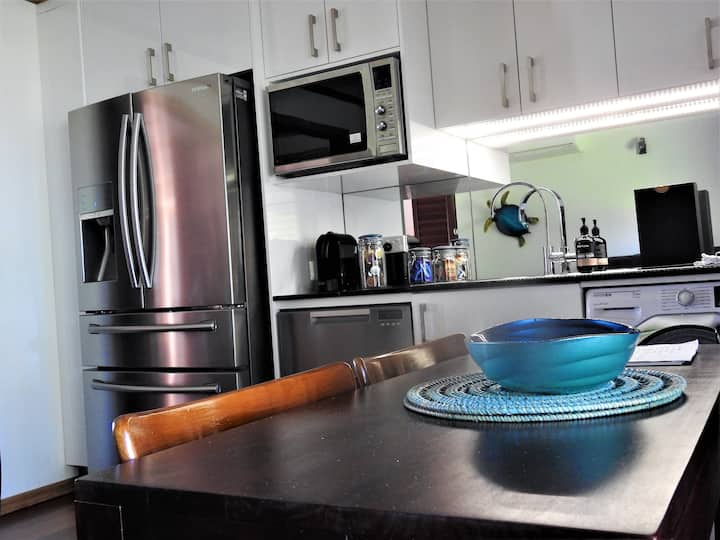 Bucasia Luxury Beach Front Retreat  Kitchen N Pool - Mackay