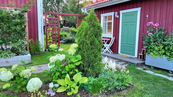 Cabin Located In A Traditionally Swedish Setting! - 