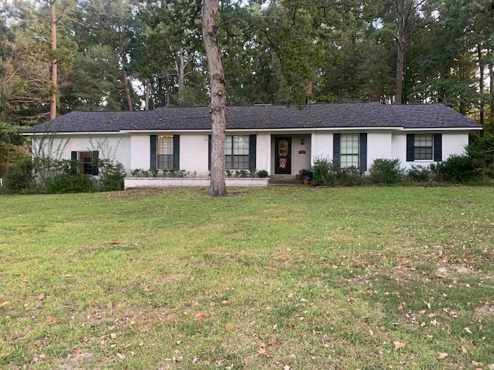 4 Bedrooms 5 Beds 2 Baths Private And Clean - Ruston, LA