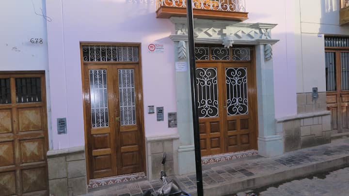 Departamento Iluminado En El Centro De La Ciudad. - Cajamarca