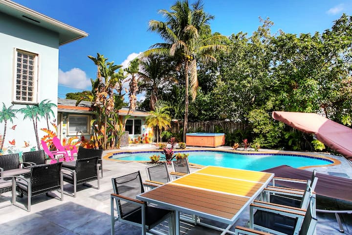 Beautiful Private  Resort Home.7 Bedrooms 5 Bath - Hollywood, FL