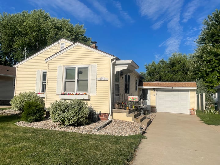 Beautiful Small 2br House For Rental, Close To Eaa - Oshkosh, WI