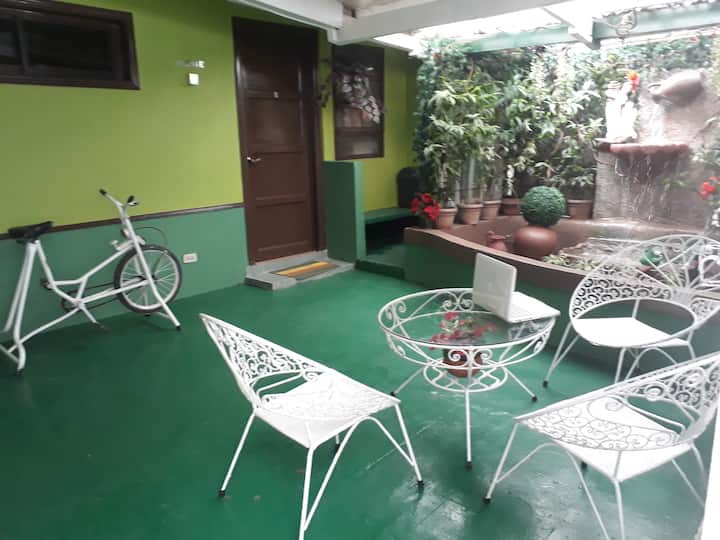 Florence 8 Guest House - Manila