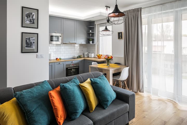 Spacious & Modern Apt. + Free Parking By My Krak0w - Krakow