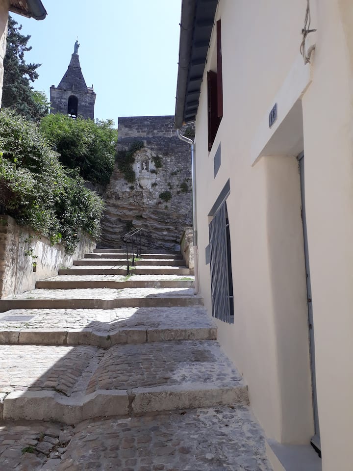 Agréable Studio Climatisé à Deux Pas Des Arènes - Arlés