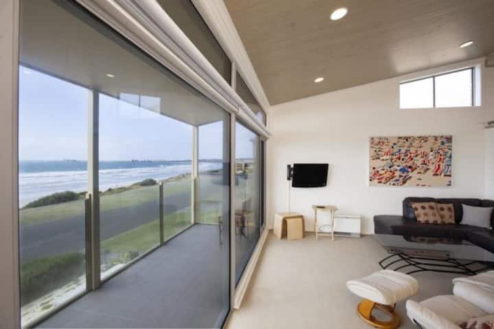 Port Fairy, Beach Front Apartment - Port Fairy