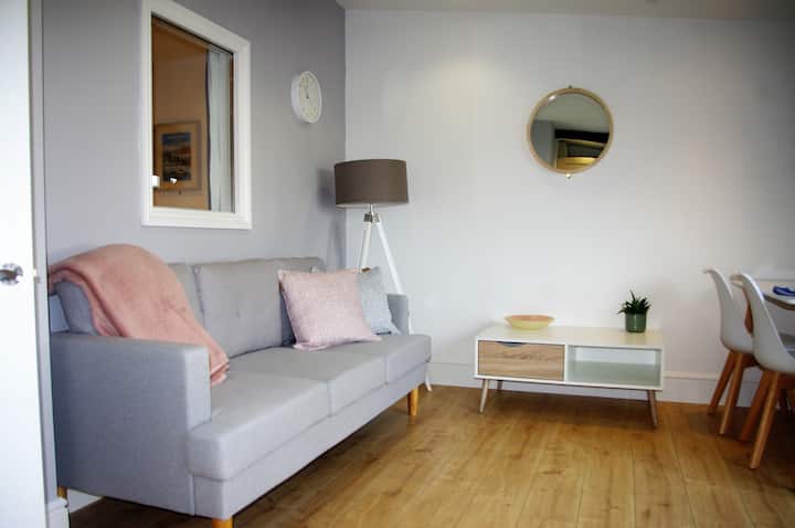 Carnkie Farm, Carn Brea Apartment, Cornish & Cosy - Pool