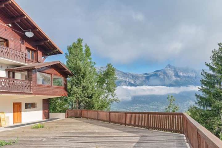 Spacious 8 Bedroom Chalet - Sallanches