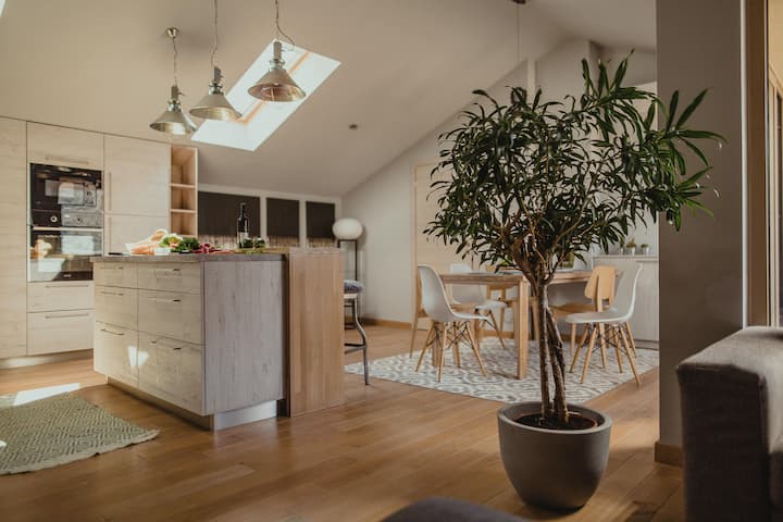 Enormous Nyc Style 3bdr Loft - Kotor