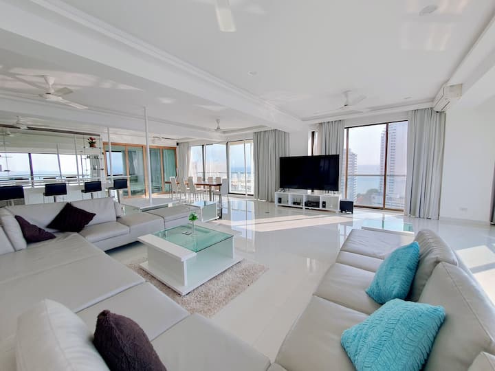 Seaview Sanctuary: Luxurious 3br Penthouse Pattaya - Pattaya City