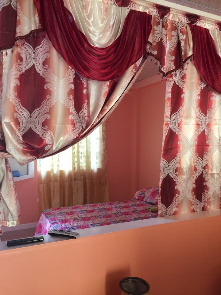 Shernest Guest House - Port of Spain