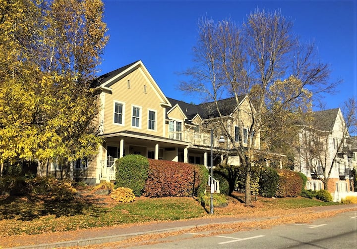 Stowe Depot Townhouse - Fireplace -Deck- Rec Path - Stowe, VT