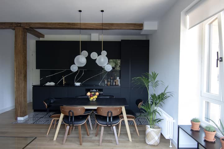 Upscale Private Ensuite Bedroom, Bath & Balcony - San Sebastián