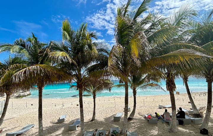Beachfront Zenaida Studio, Oceanview - Cancún