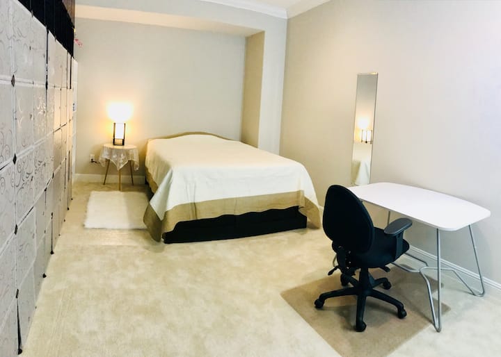 Cozy Office-convert Private Room W/view/gym/pool! - San Francisco Bay Area