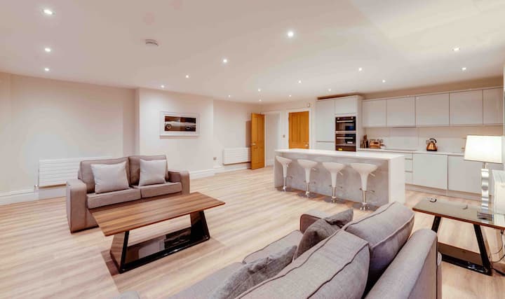 Liverpool Water Street Luxurious Apartment - Wirral