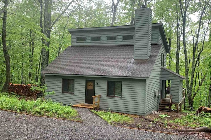 5 Beds/3 Br/2 Ba, Chipmunk Chase At Wintergreen - Wintergreen Resort, VA