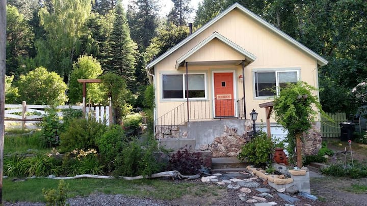 Archangels Hangout - Mount Shasta, CA