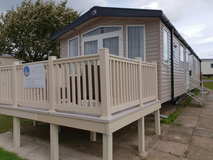 Blue Dolphin Holiday Park Holly Bank 37 - Filey