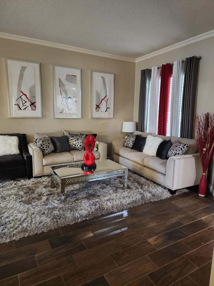 Luxury 2/1 Private Heated Pool. Near Disney World - Clermont, FL