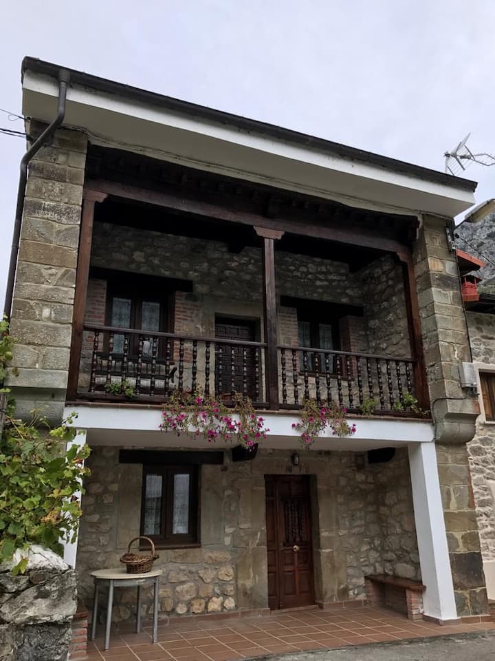 Mirador Del Cares Y Picos De Europa - Llanes